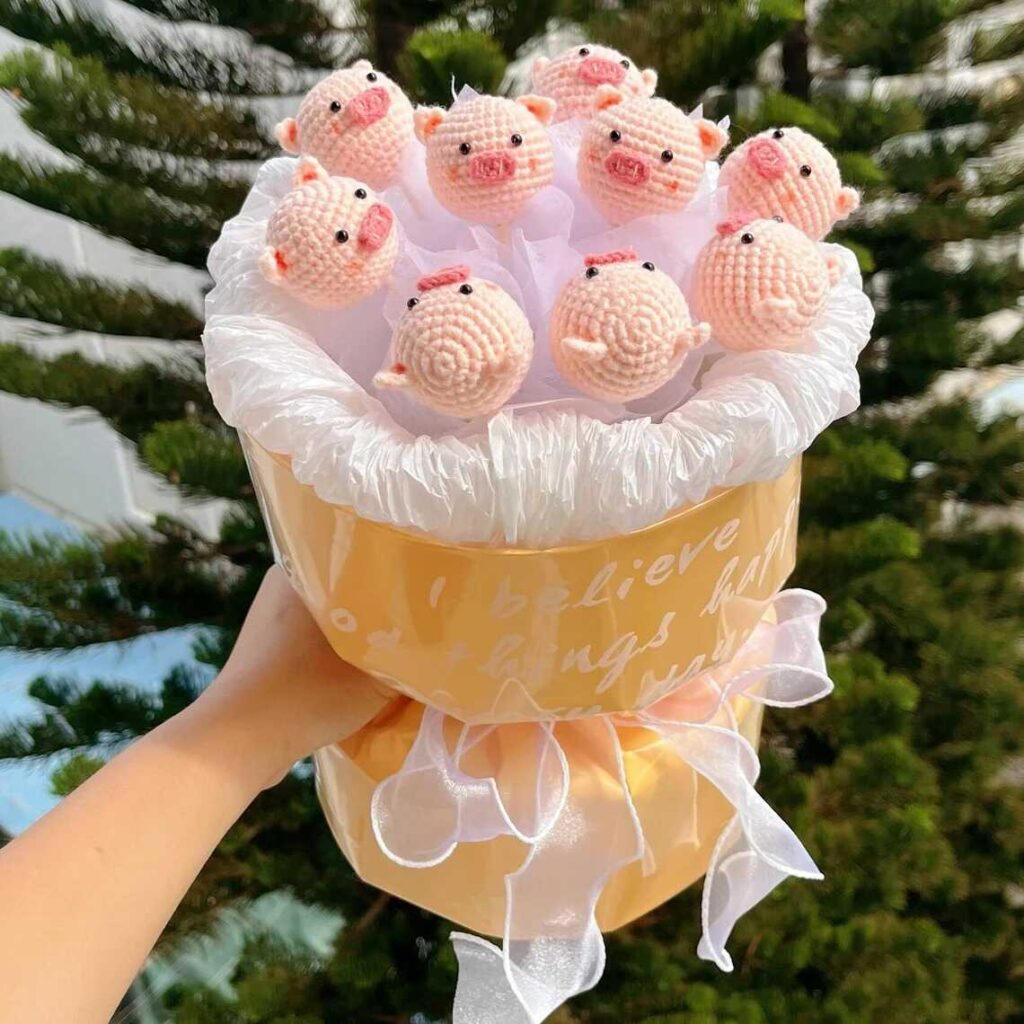 15+ bó hoa heo bằng len| hoa len lợn| đầu heo| bé heo dễ thương shop ...